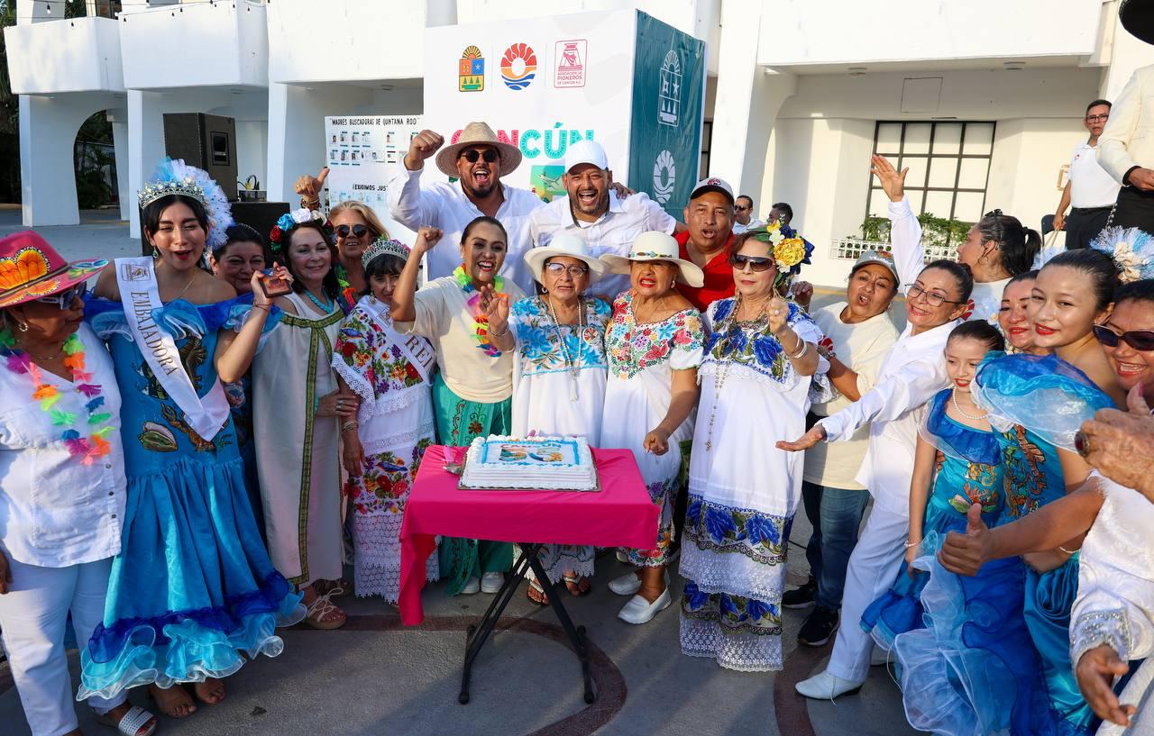 · Elderrotero recorrió las avenidas de la Zona Fundacional